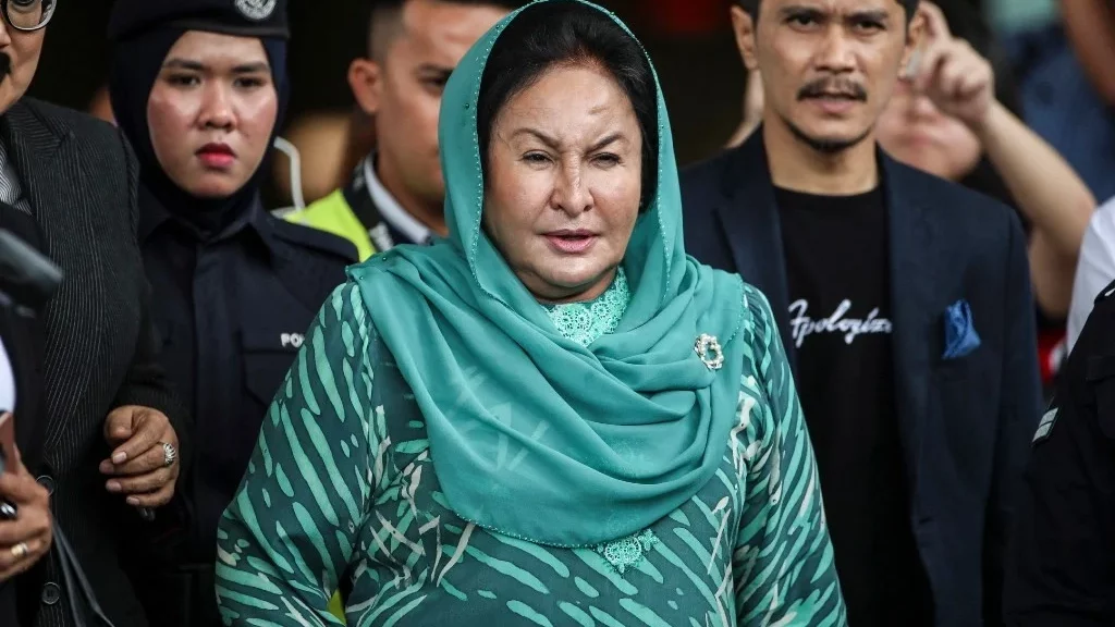 Ex-Malaysian First Lady Jailed 10 Years for Corruption - SIGNAL